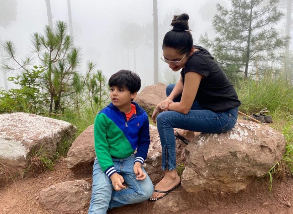 Sana Askari enjoying vacation in Pakistan with family, see Pictures