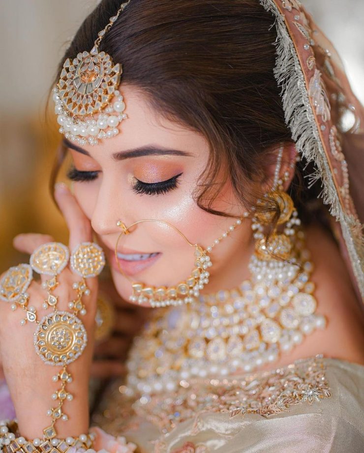 Kanwal Aftab looks drop-dead gorgeous in her latest bridal shoot