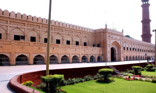 Reopening Lahore's forgotten Roshnai Gate - BOL News