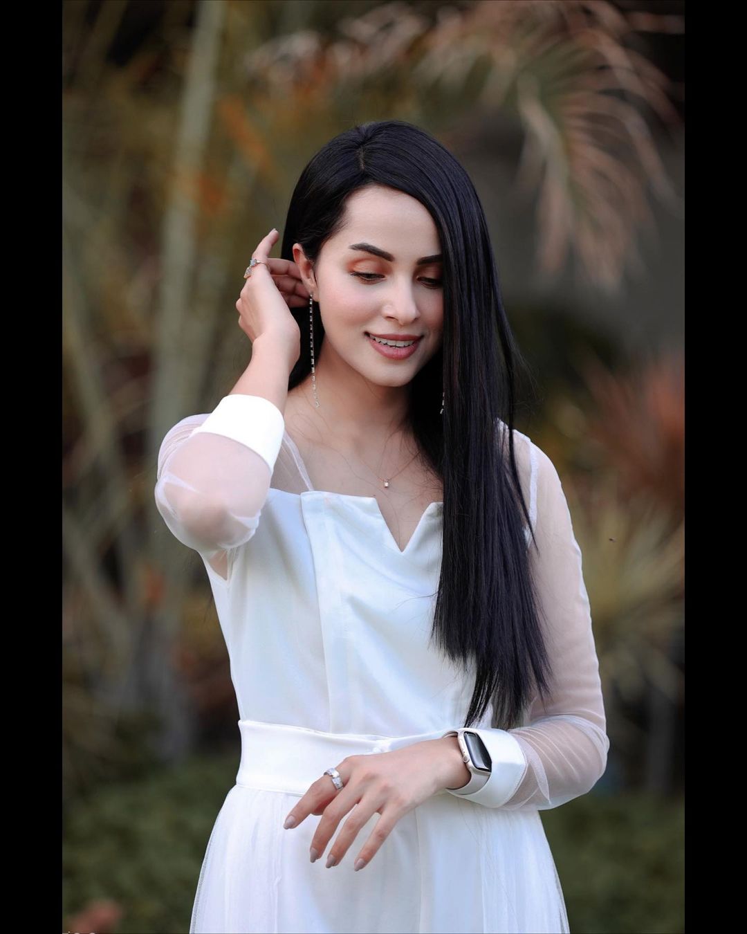 Nimra Khan shows her sense of style by donning a lovely white outfit