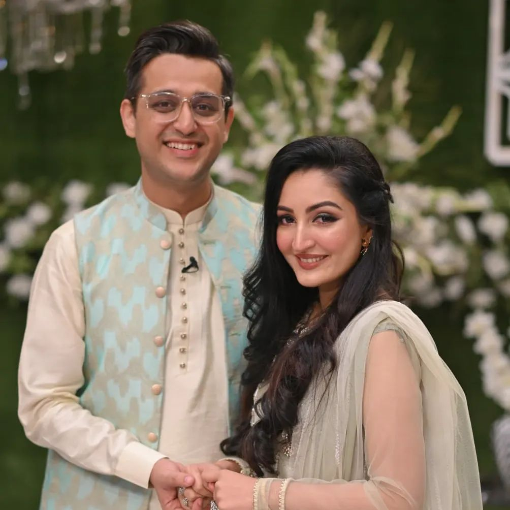 Syed Shaffat Ali photoshoot with his wife-See photos
