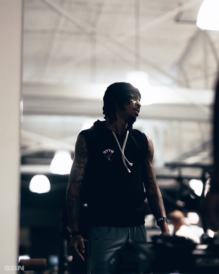 Ja Morant working out in gym, see pics