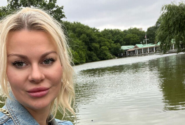 Pernilla Sjoholm, who stars in "Tinder Swindler," is expecting twins