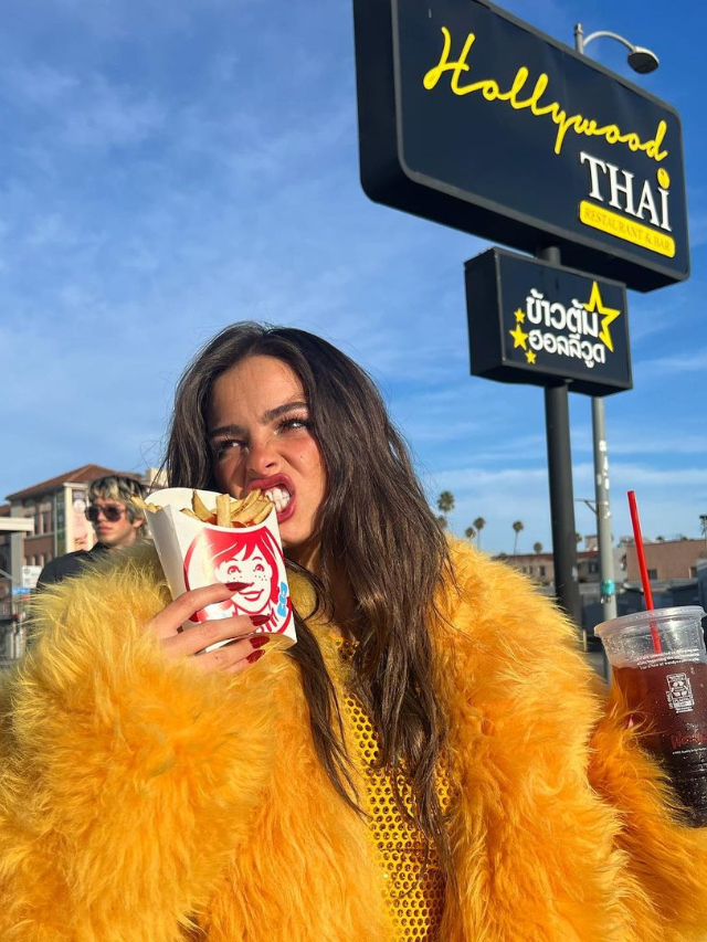 Addison Rae Easterling shares photoshoot dump