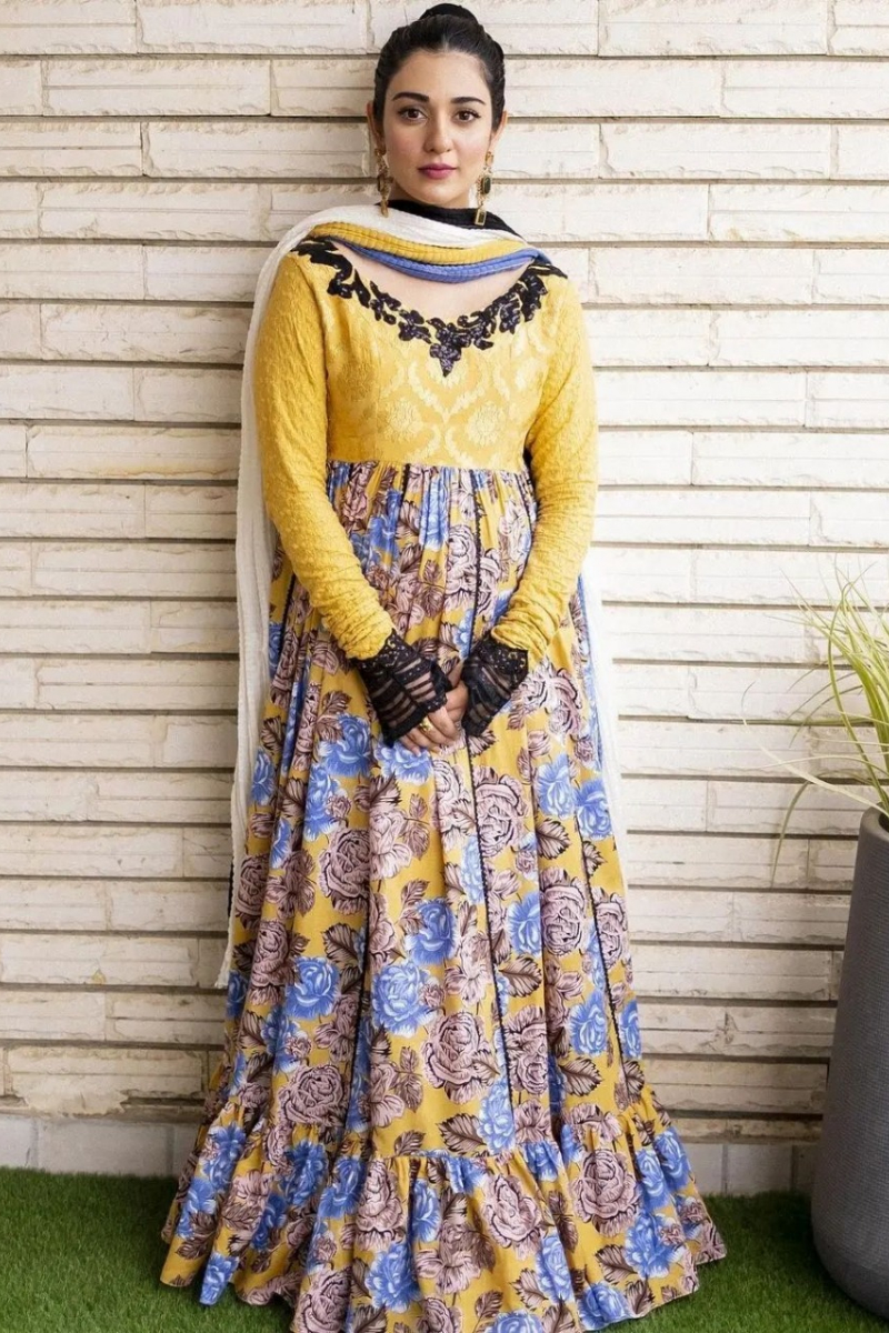 Sarah Khan grabs the eyeballs in uniquely designed ethnic frock