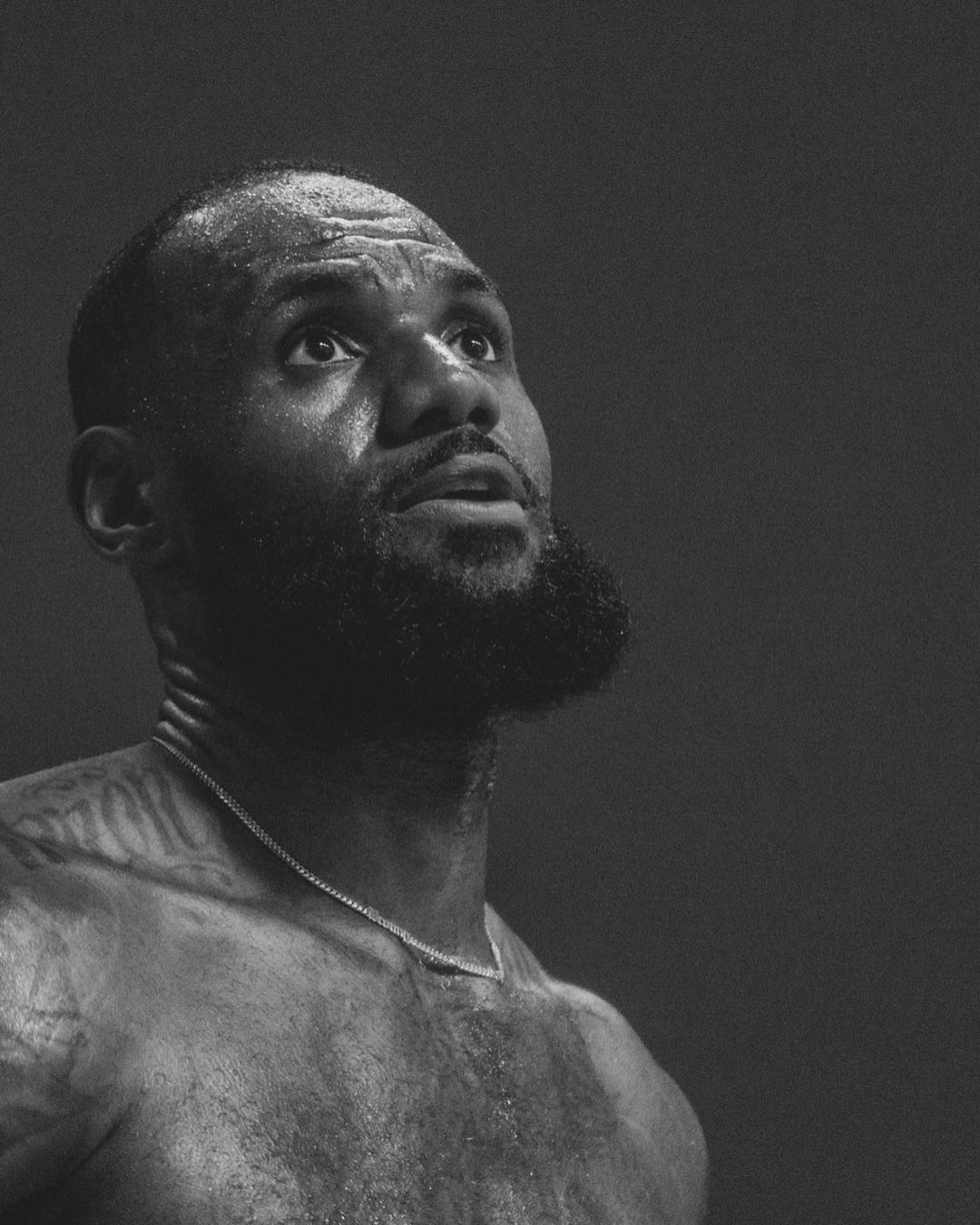 LeBron James looking in great shape, see pics