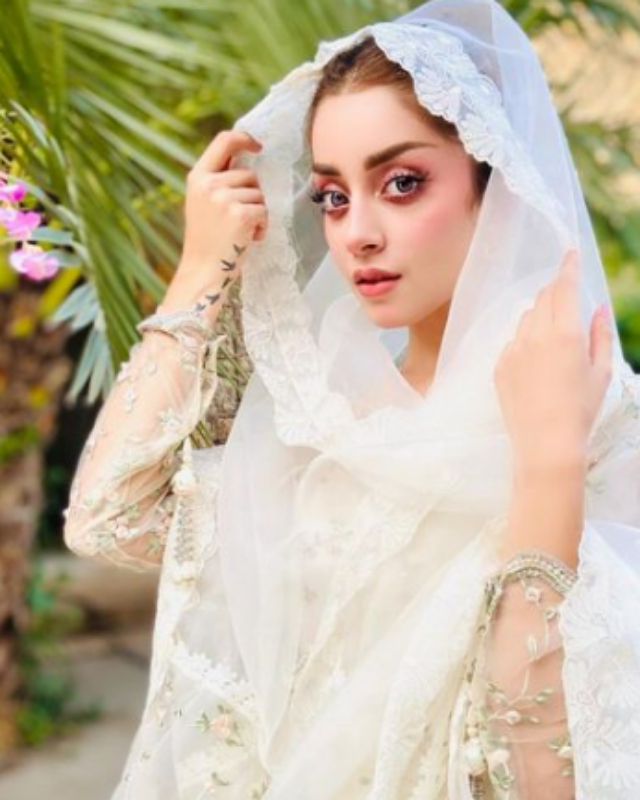 Alizeh Shah looks ravishing in white outfit
