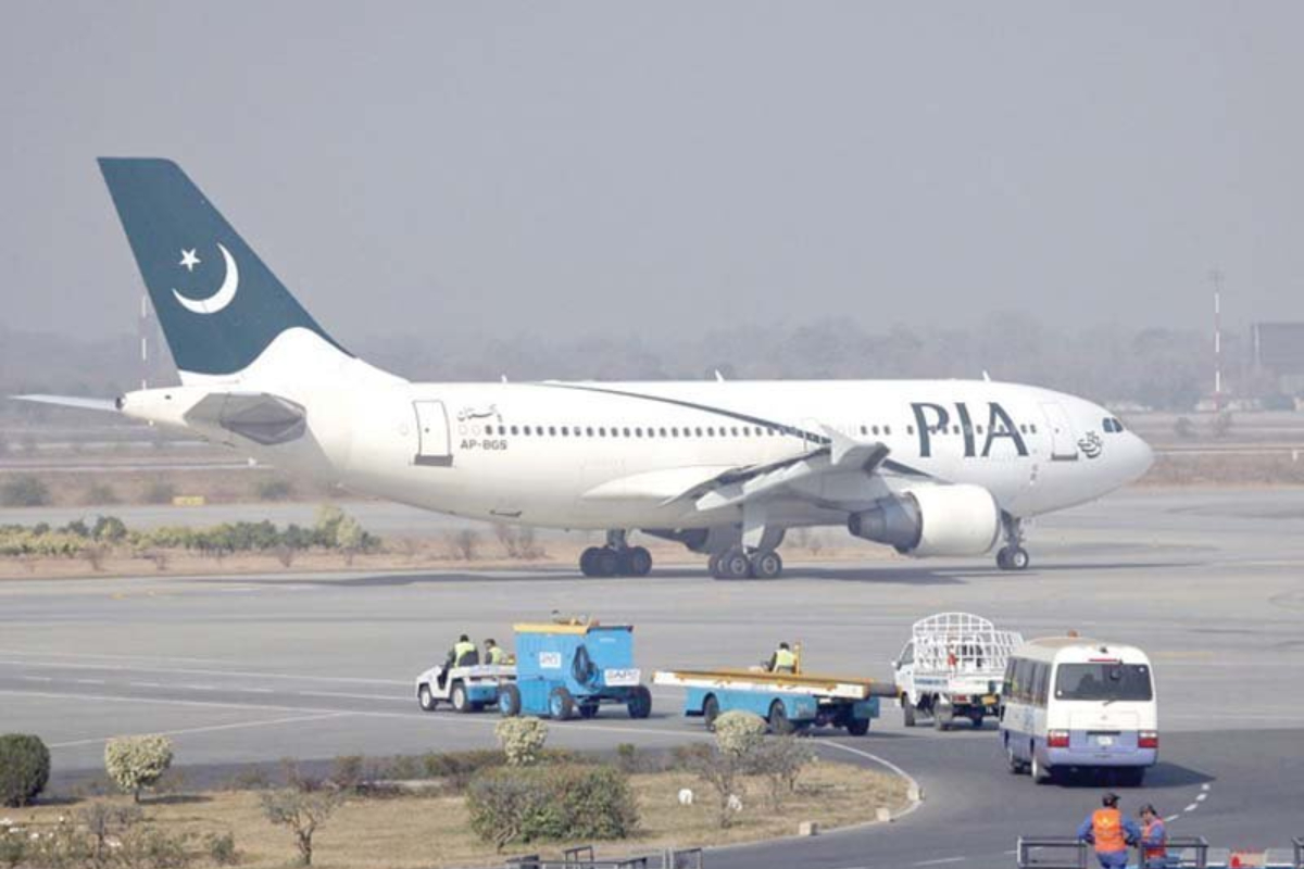 Pakistani passenger deported from DXB for vandalizing plane mid-air