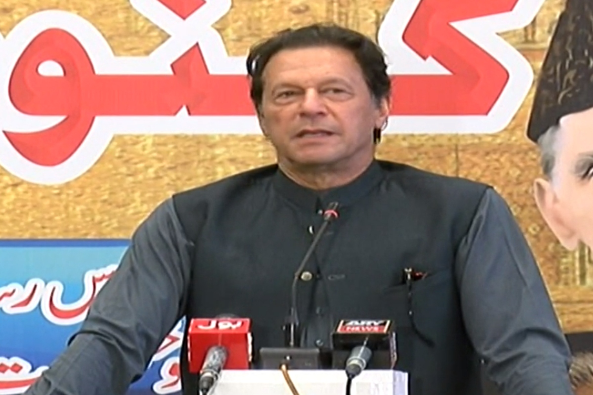 Imran Khan to land in Peshawar after a day visit of Lahore