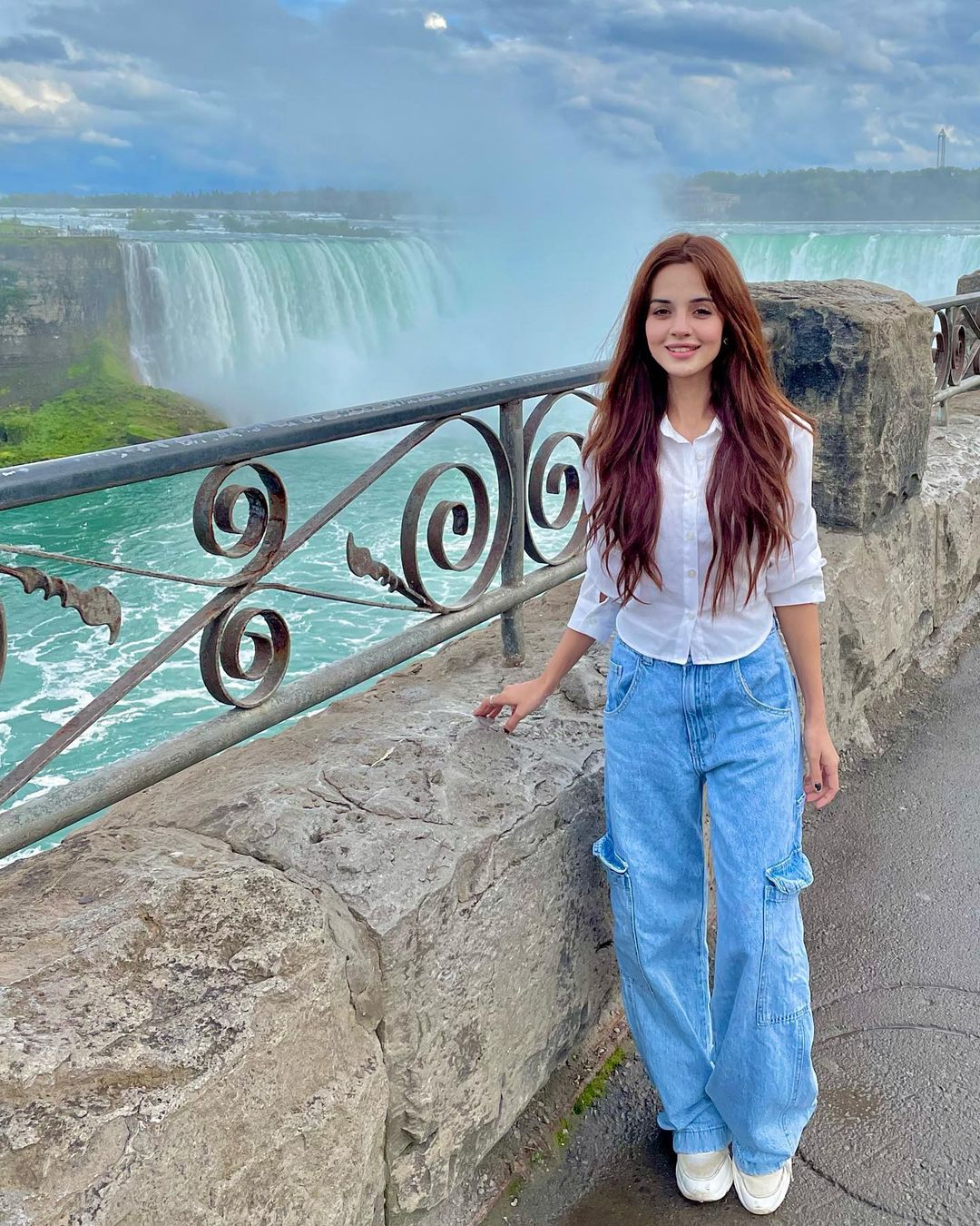 Komal Meer treats fans with gorgeous photos from Canada - BOL News