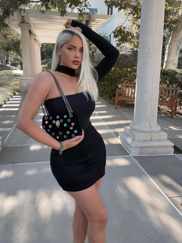 Olivia Pierson poses in cute black attire - BOL News