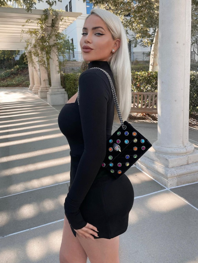 Olivia Pierson poses in cute black attire - BOL News