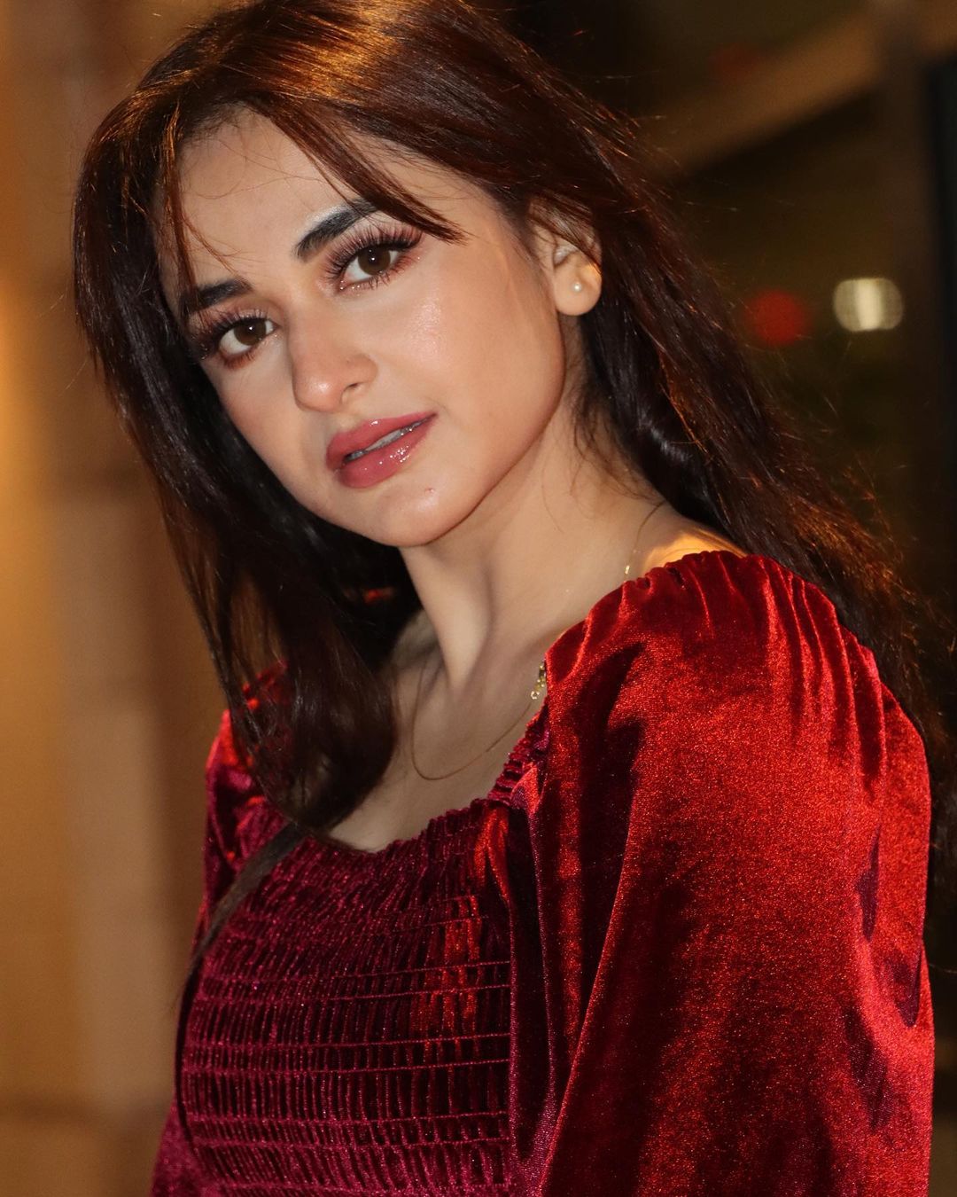 Yumna Zaidi looks exquisite in recent pictures