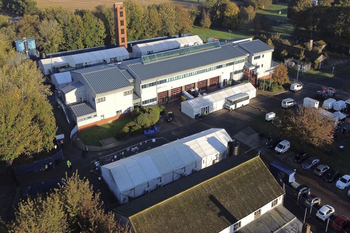 Manston migrant center is like a prison: Asylum seeker - BOL News