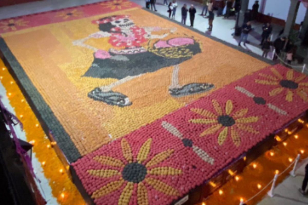 Mexico bakers created the largest bread mosaic in the world