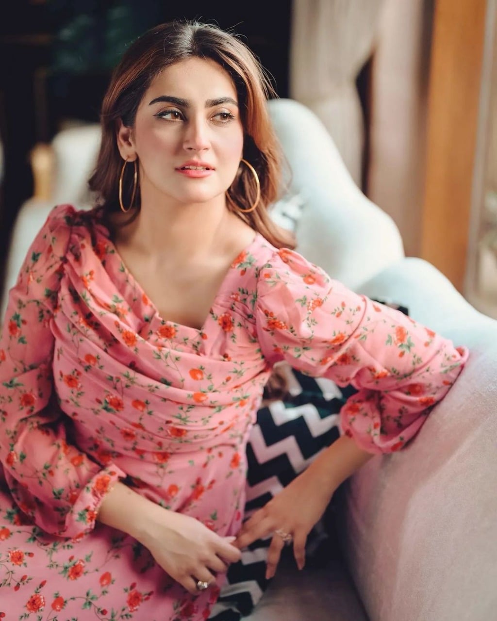 Hiba Bukhari stunning looks in new printed outfit