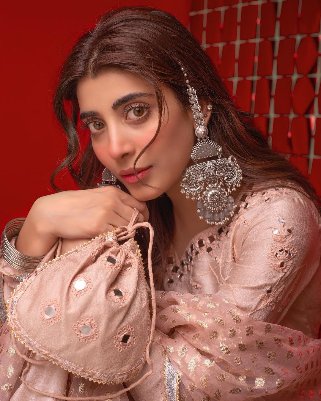 Urwa Hocane shines with ethereal elegance in charming new photos