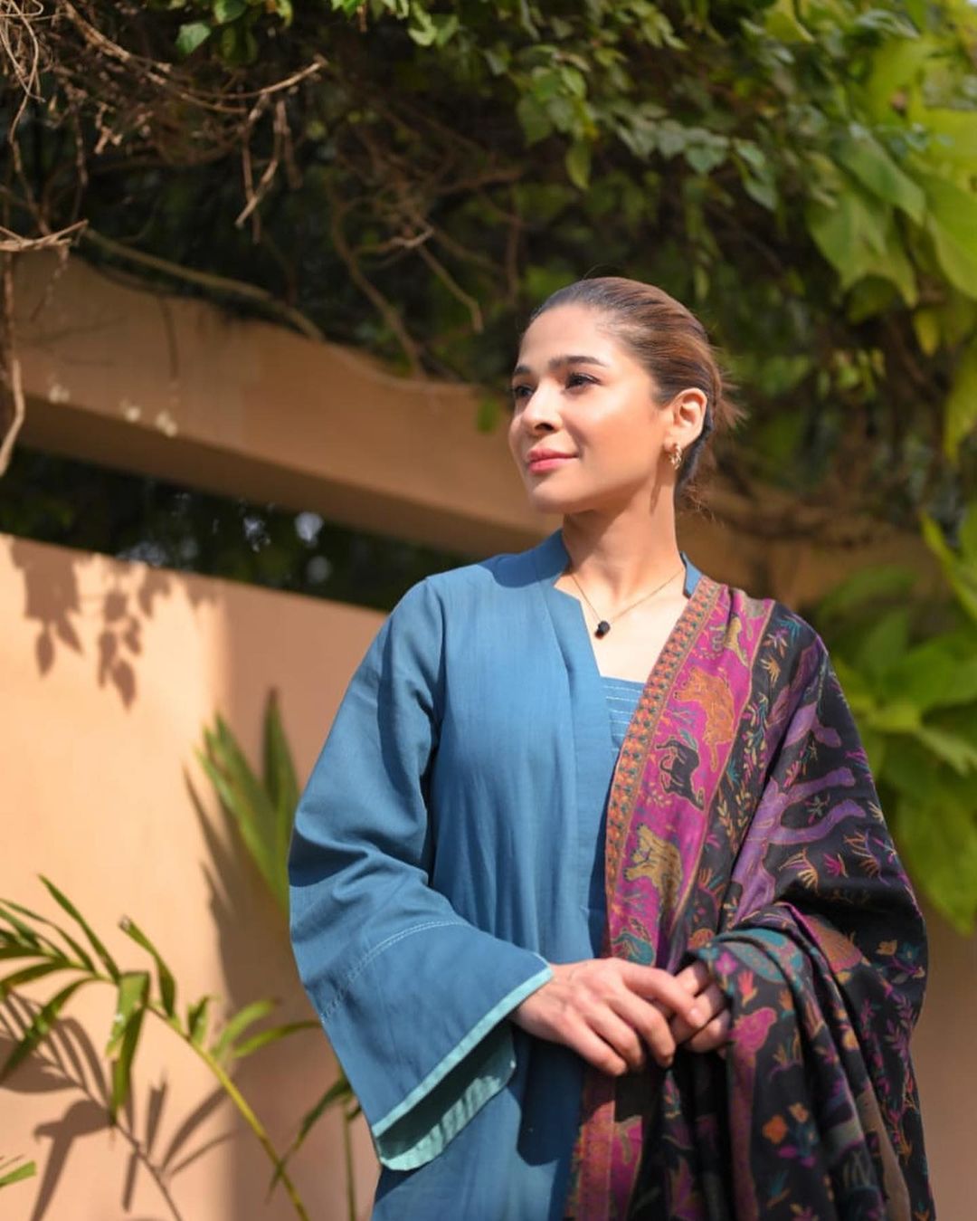 Ayesha Omar exudes elegance in latest pictures