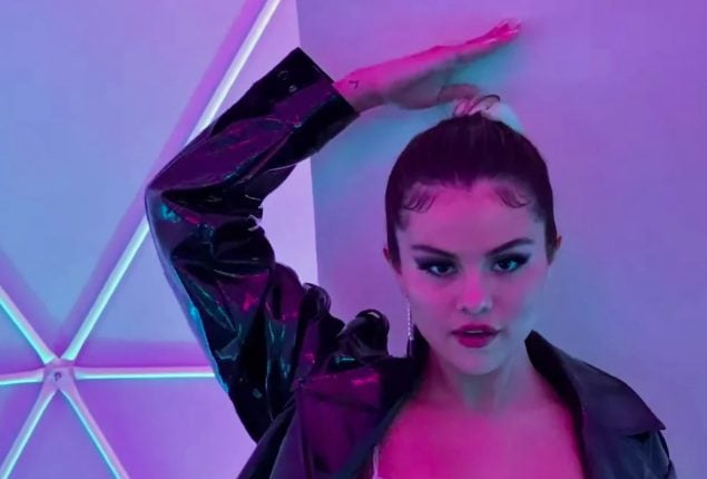 Selena Gomez Celebrates 31st Birthday With A ‘s Cake