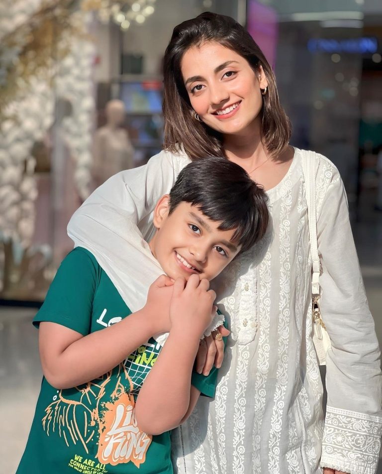 Uroosa Qureshi Shares Beautiful Family Pictures