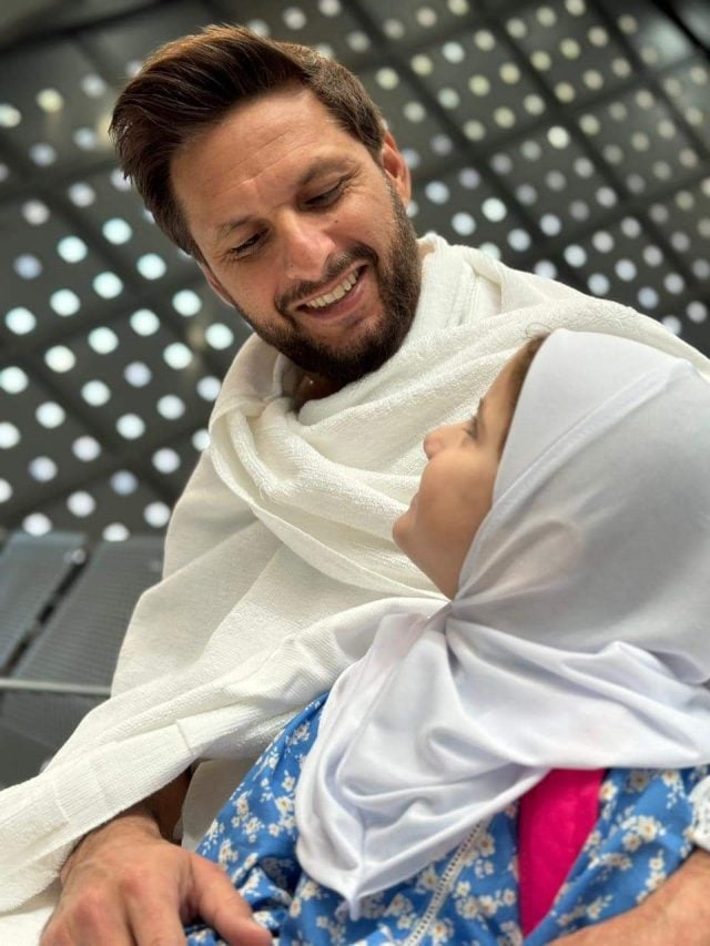 Shahid Afridi shares heartwarming photos with daughter in Madina